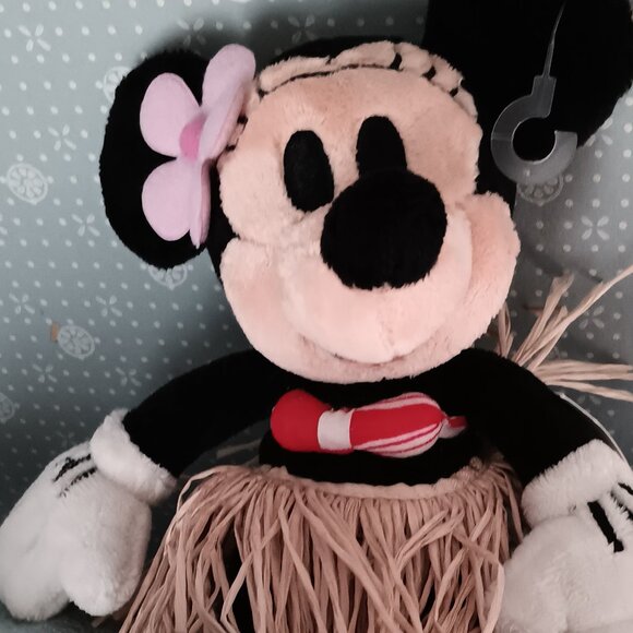 Disney | Toys | Disney Minnie Mouse Hawaiian Hula Dancer Nwt Stuffed ...